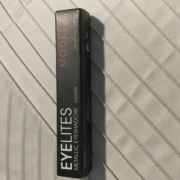 ModelCo | Makeup | Nwt Metallic Eyeshadow | Poshmark